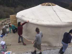 Assembling a yurt, finishing touches – kellymariemcewan